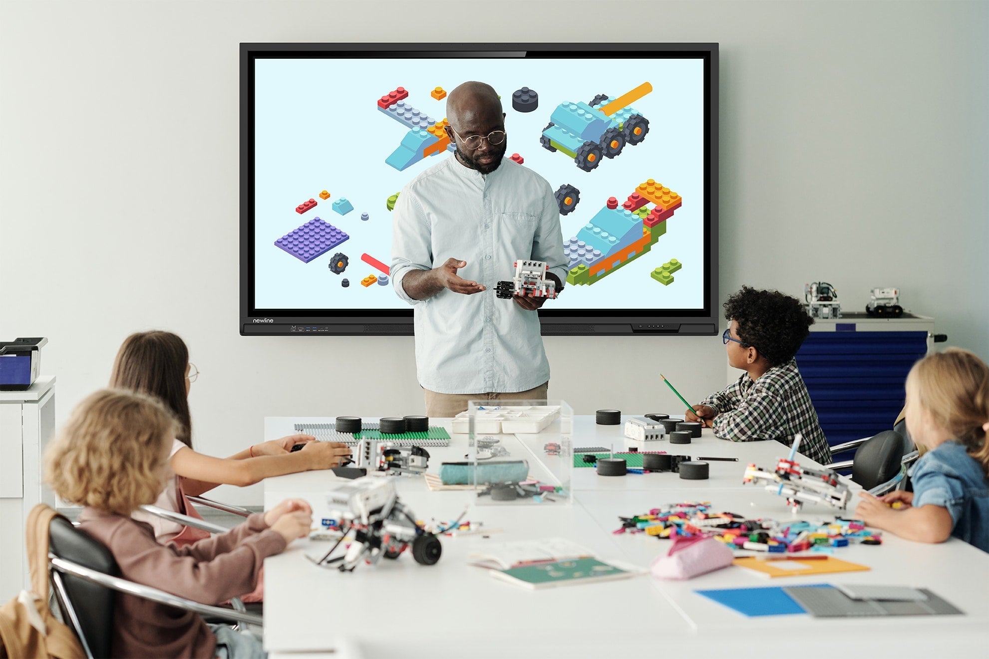 Newline 98" Lyra Pro Interactive Display – SmartScreens.ae